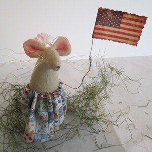 Handmade Small Patriotic Garden Mouse - Handmade Folk Art Decoration ...