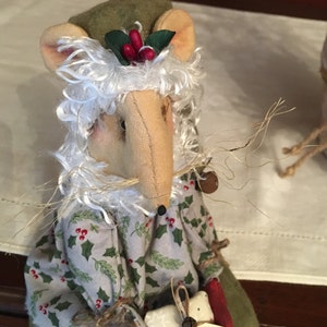 Primitive Winter Mouse , Christmas Thyme Mouse , Rustic Room Decor ...