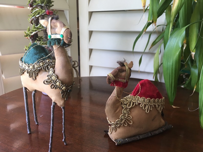 Primitive Nativity Scene - 15 Piece Set - Complete With Wise Men ...