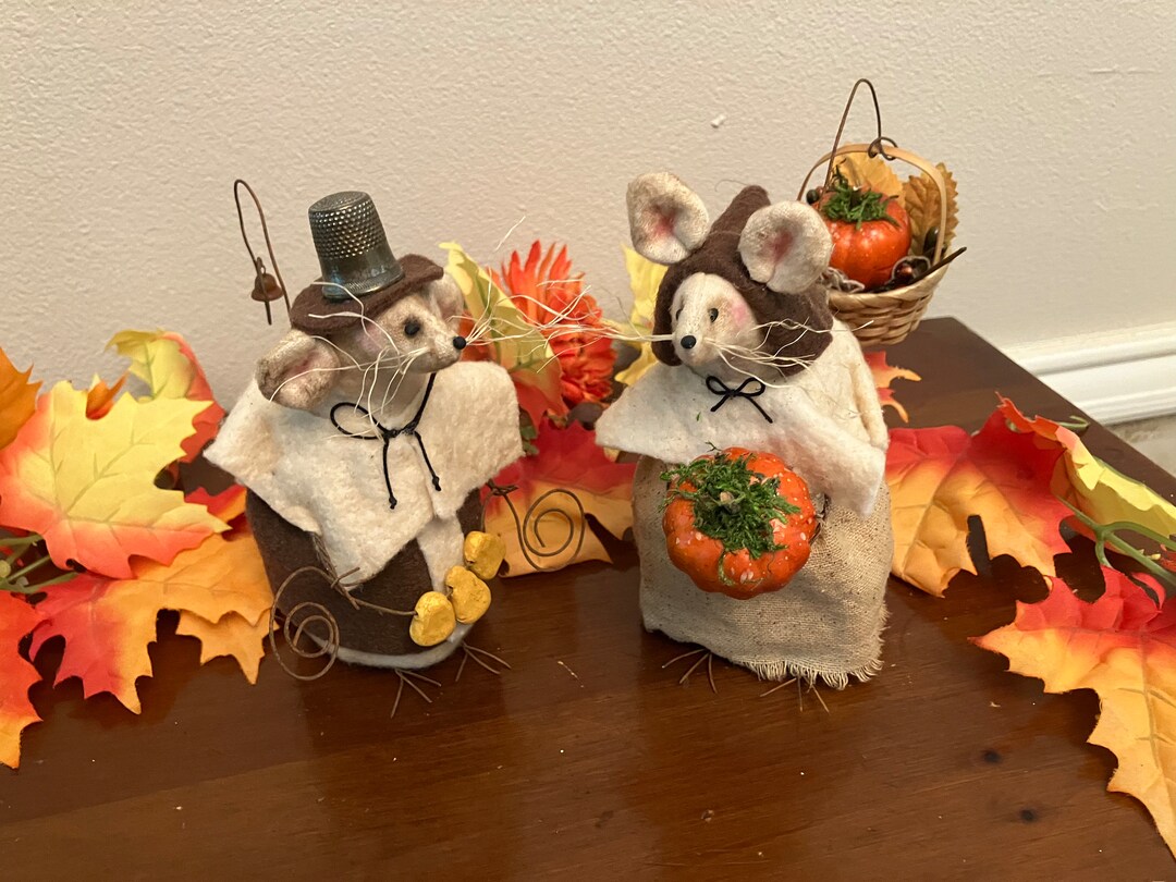 Thanksgiving Pilgrim Mice Table Decoration - Handmade Thanksgiving ...