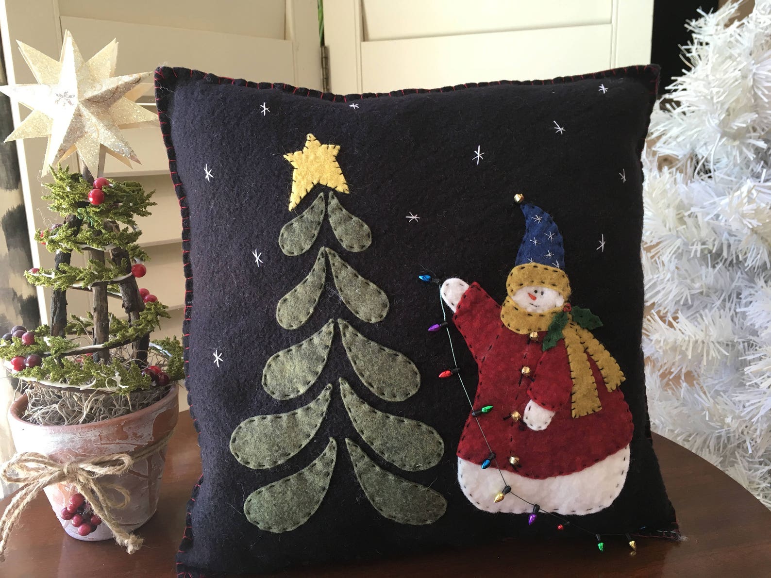 Appliqued Pillow , Wool Felt Snowman , Holiday Appliqued Pillow ...