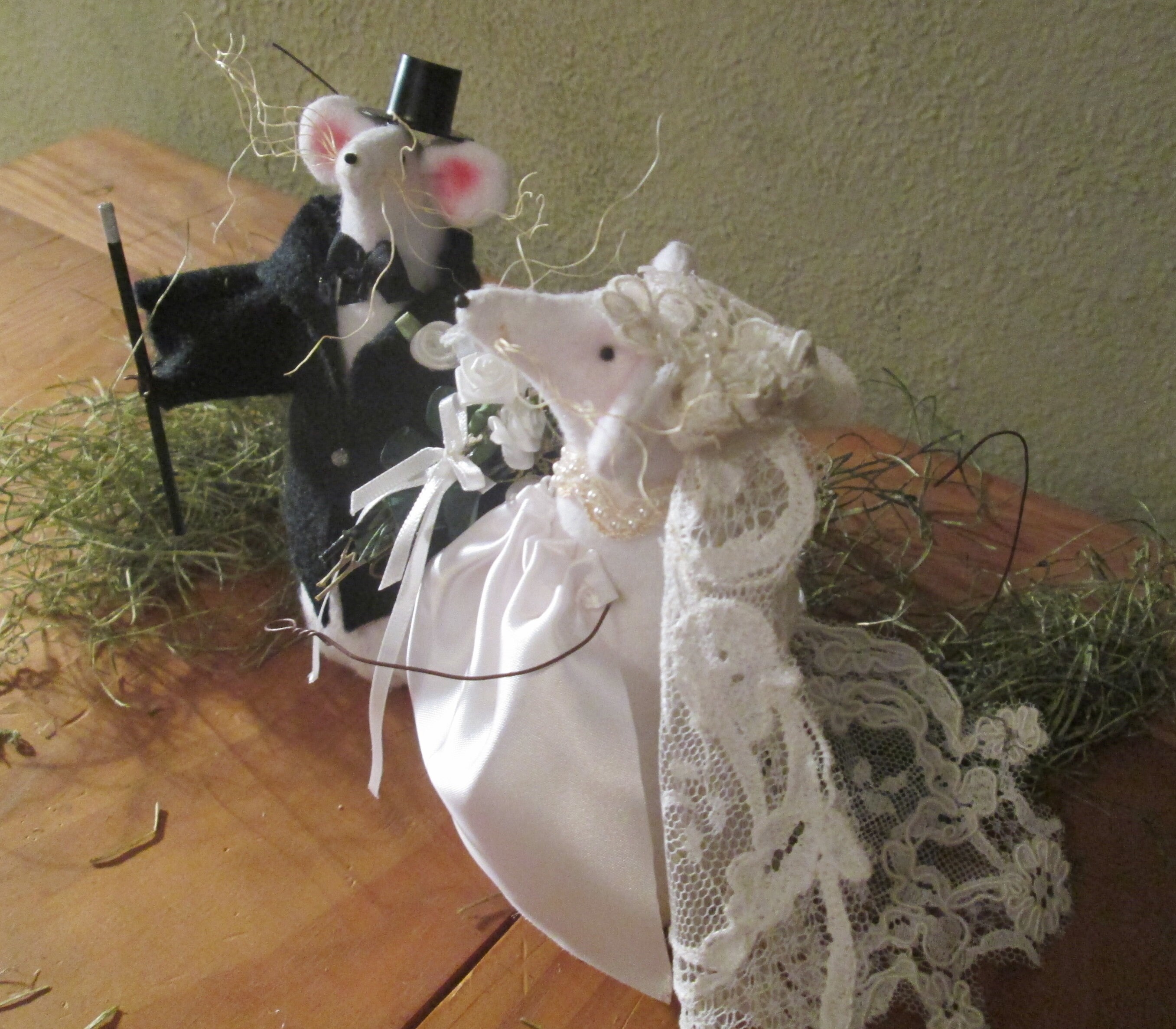 Handmade Wedding Mice , Bride and Groom Mice , Wedding Decoration ...