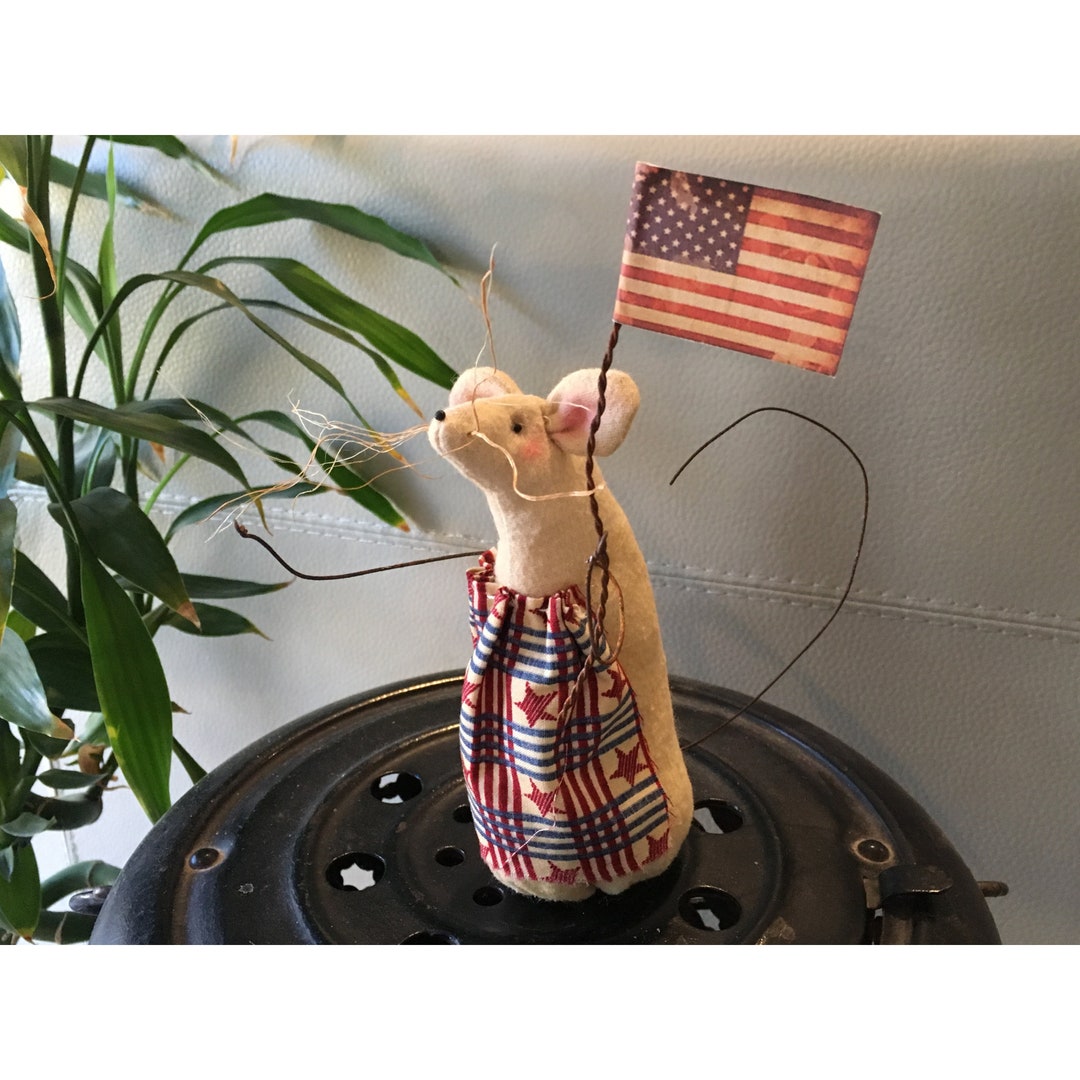 Handmade Patriotic Garden Mouse - Handmade Folk Art Decoration ...