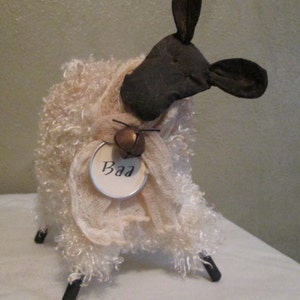 Primitive Sheep , Primitive Sheep With Wreath , Handmade Country Decor ...