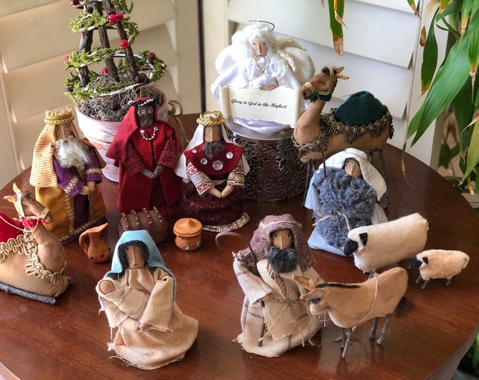 Primitive Nativity Scene - 15 Piece Set - Complete With Wise Men ...
