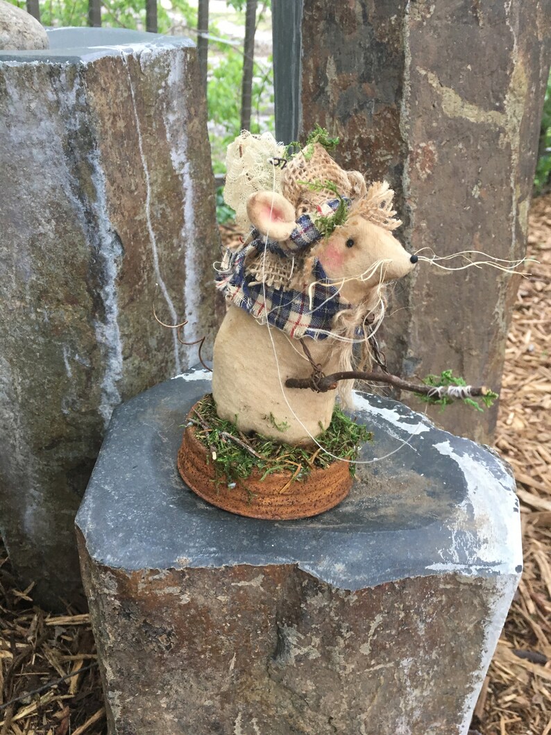 Primitive Mouse Fishing Mouse Rustic Room Decoration - Etsy