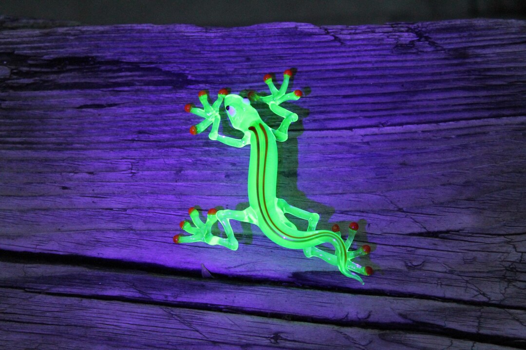Uranium Glass Lizard Glass Salamander Figurine Blown Glass Lizard Hand ...