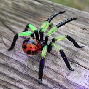 Uranium Tarantula Glass Spider Surprise Uranium Vaseline Glass Figurine ...