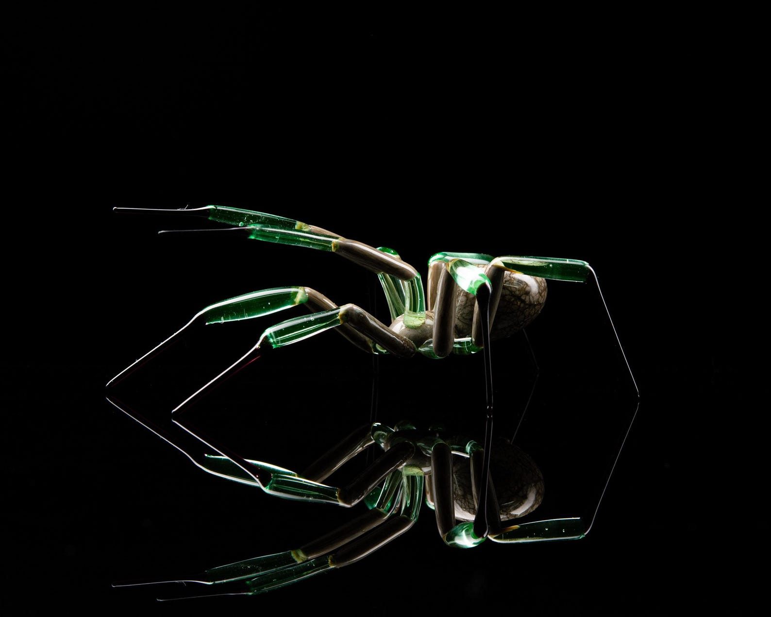 Vaseline Uranium Glass Glowing Spider Figurine – Handmade Uranium Art ...