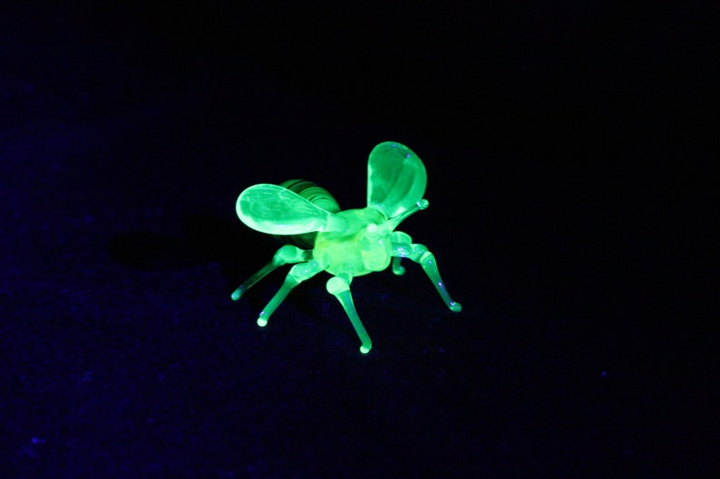 Uranium Glass Bee Figurine - Vaseline Glass Figurine Bee - Glass UV Bee ...
