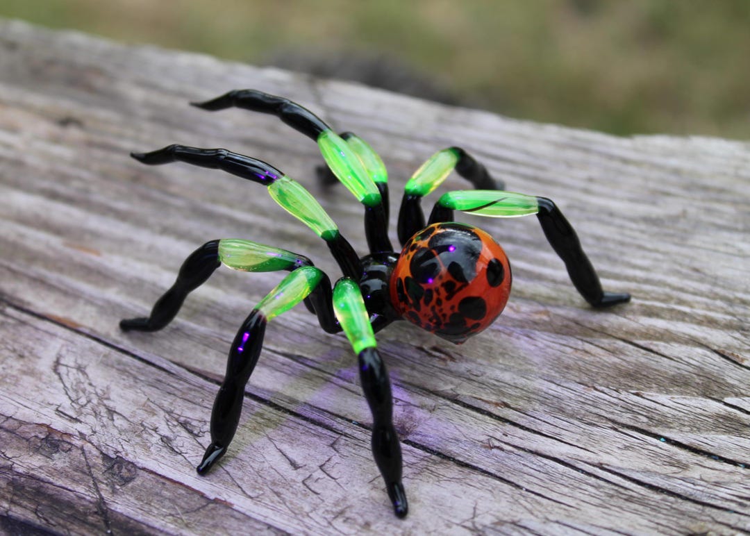 Uranium Tarantula Glass Spider Surprise Uranium Vaseline Glass Figurine ...