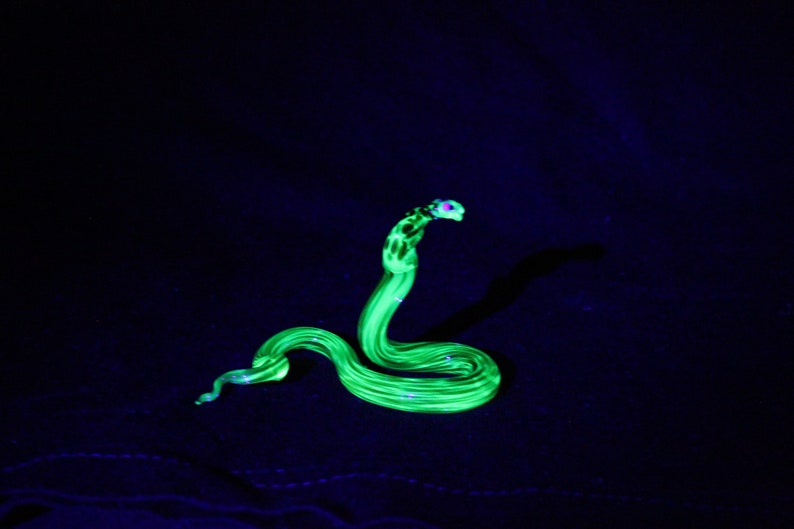 Uranium Glass Cobra Uranium Vaseline Glass Figurine Cobra Glass UV ...