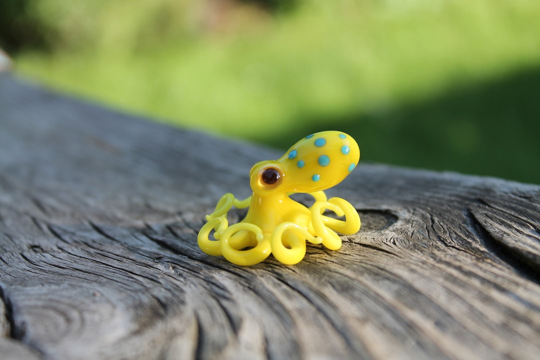 Blown Glass Yellow and Blue Octopus Glass Figurine Octopus Glass Ocean ...
