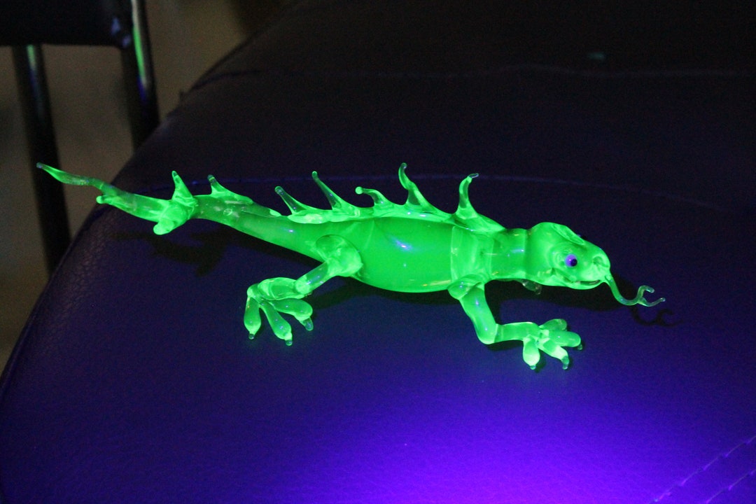 Uranium Glass Lizard Salamander Figurine Glass UV Lizard Hand Blown ...