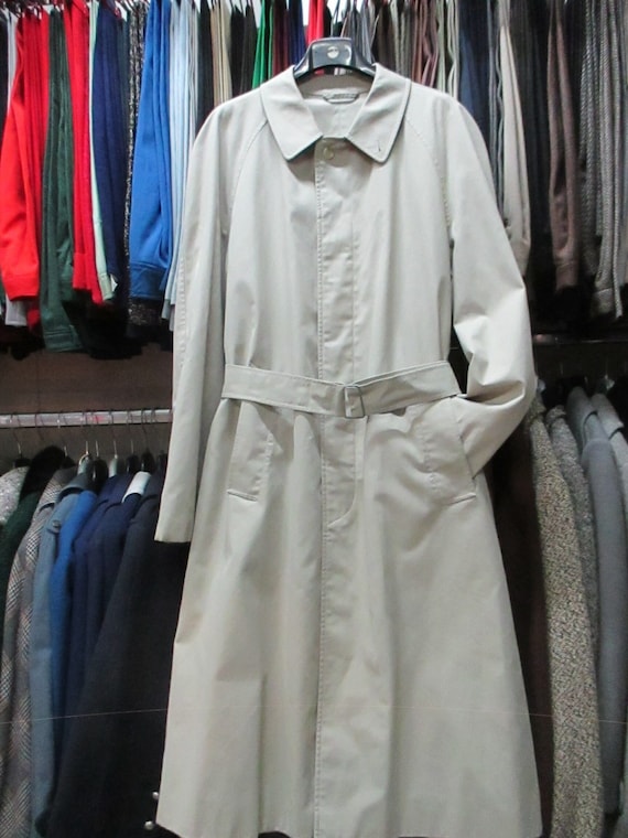 Early 80s beige trenchcoat/Vtg raincoat/Raglan sleeve… - Gem