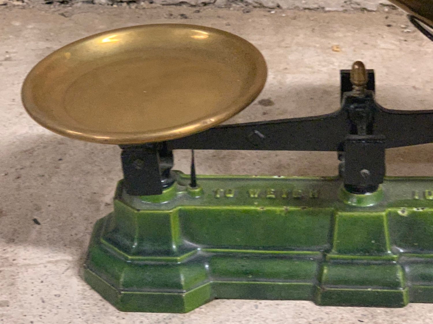 Vintage 10lb Scales With Brass Pan with Green Base