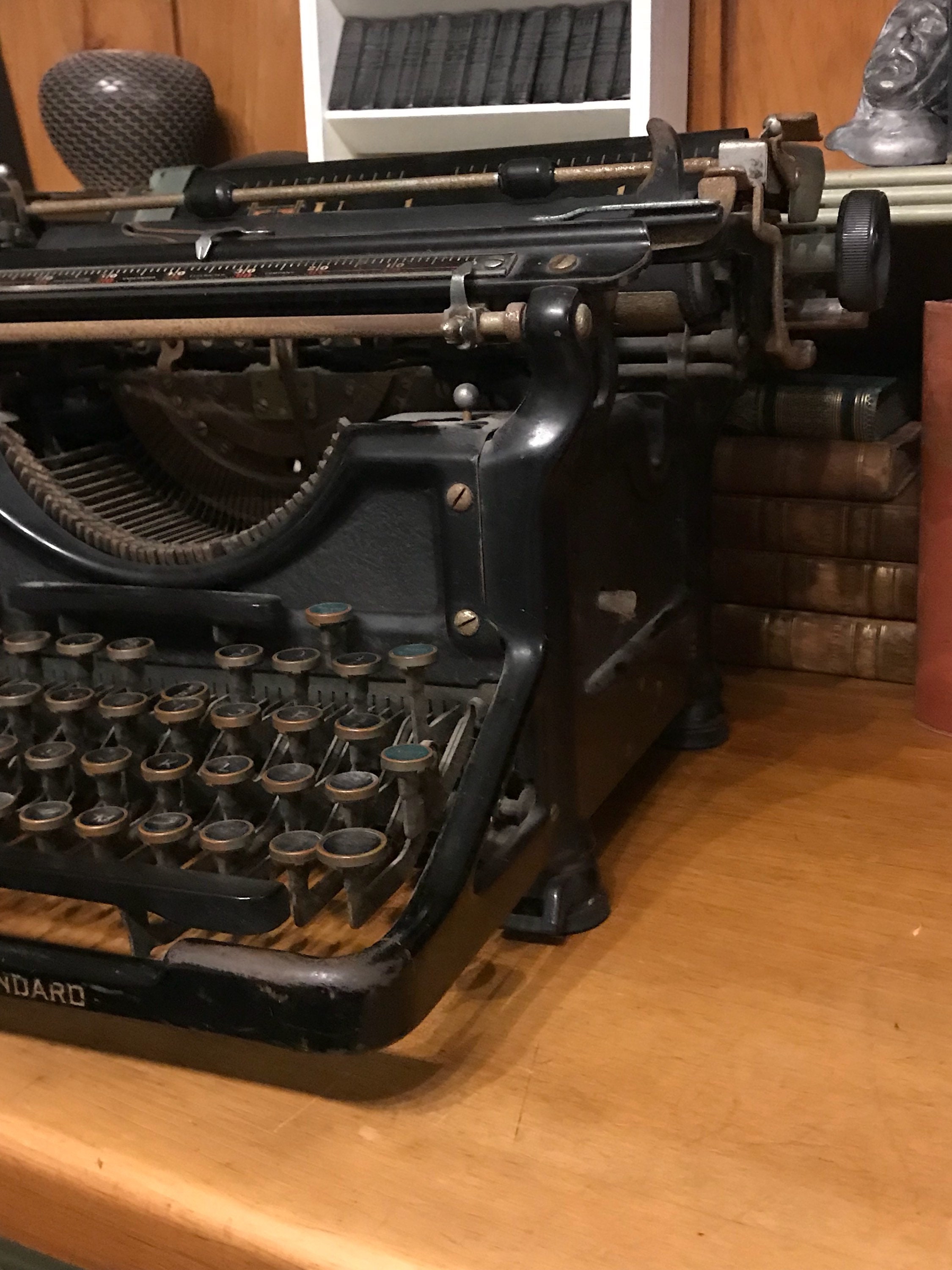 Fabulous 1930’s Vintage Underwood 11 Standard Typewriter