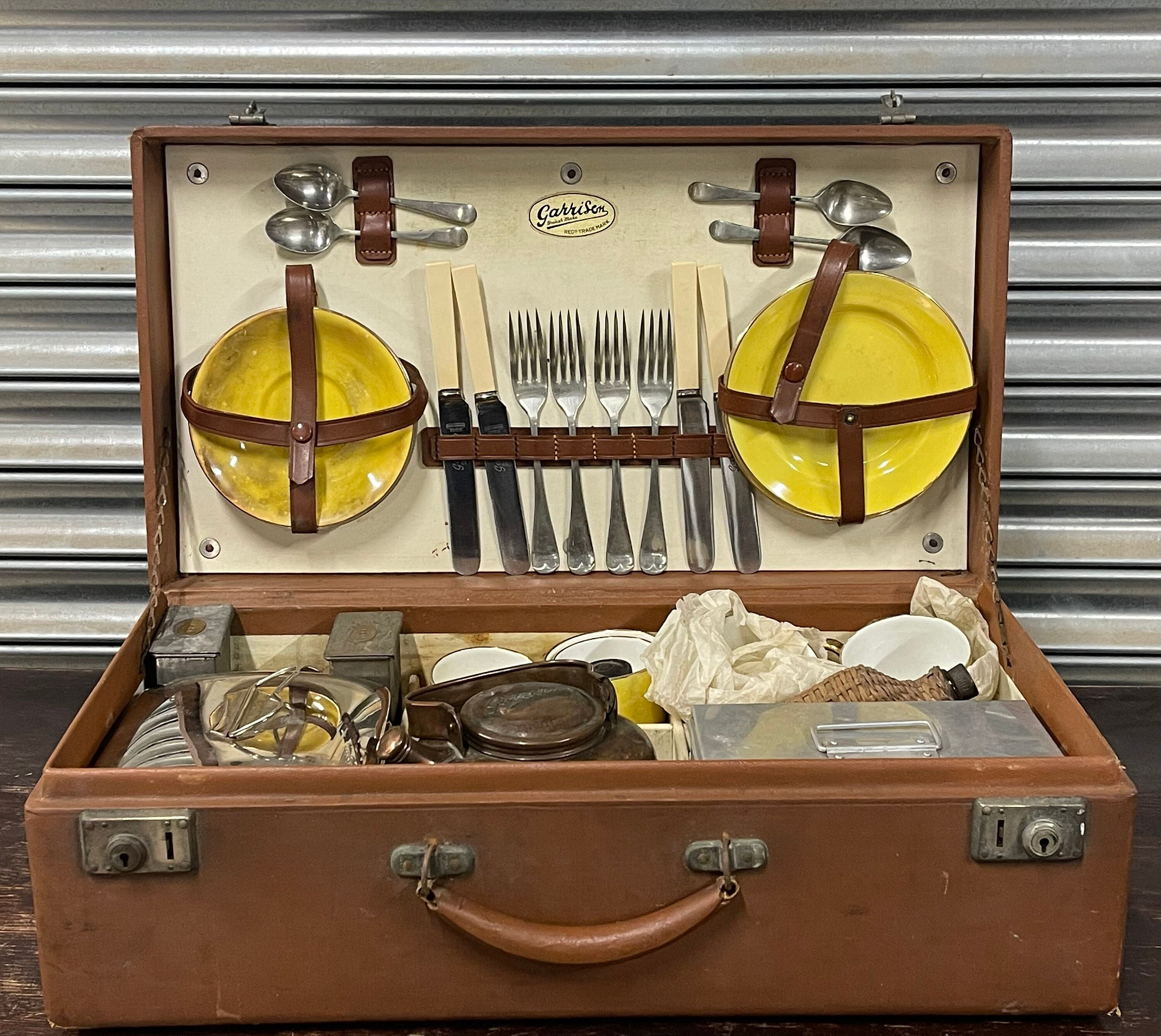 Fabulous Vintage Circa 1920’s/30’s Garrison Picnic Hamper 4 Person ...