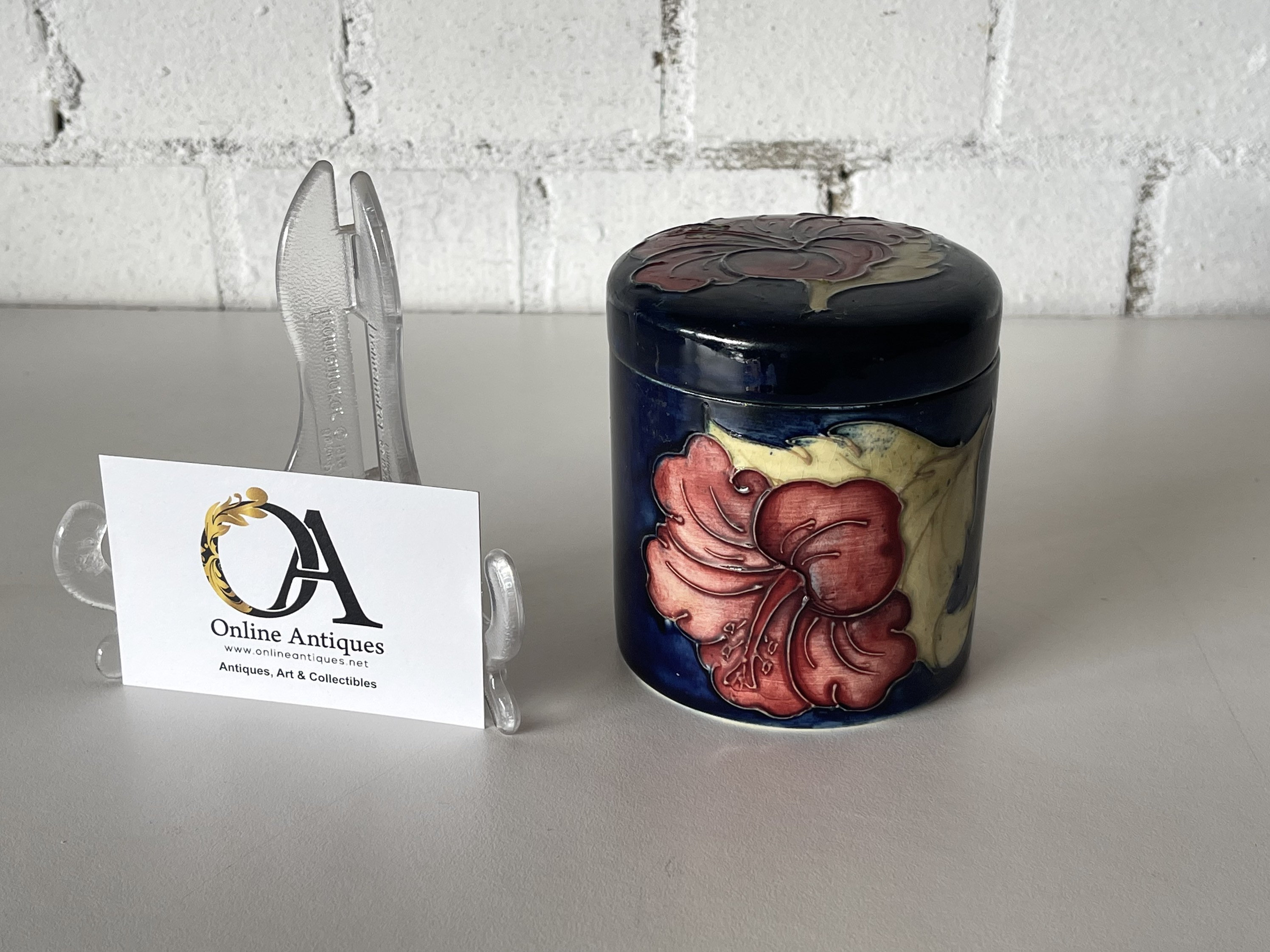 1930’s Moorcroft Pottery Hibiscus Design Lidded Jar / Trinket Pot