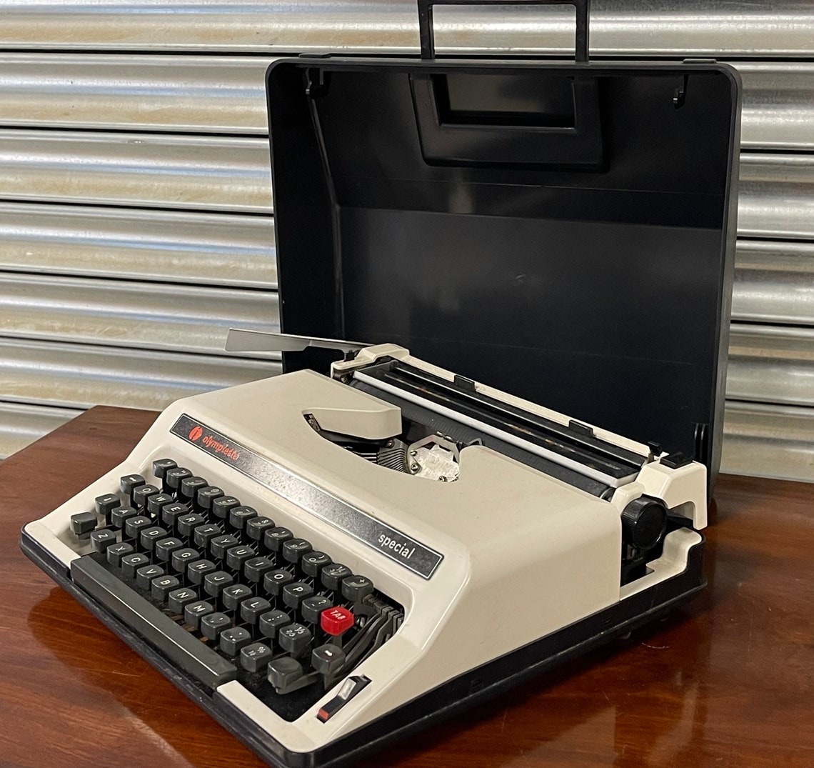 Vintage Circa 1980s Olympiette Special Portable Typewriter - Etsy