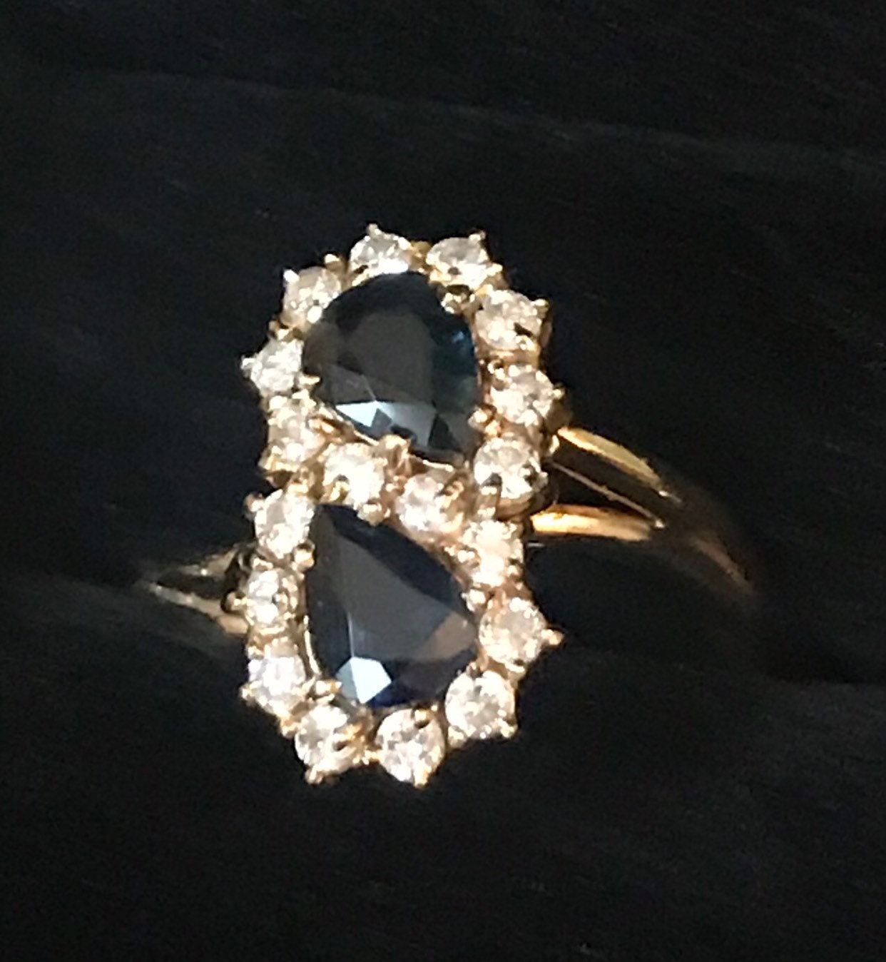 Beautifully Designed Vintage 18ct Gold Sapphire & Diamond Figure Eight ...