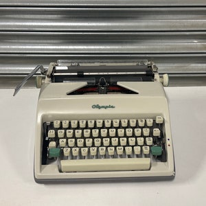 Vintage Circa 1970’s Olympia Portable Typewriter - Etsy