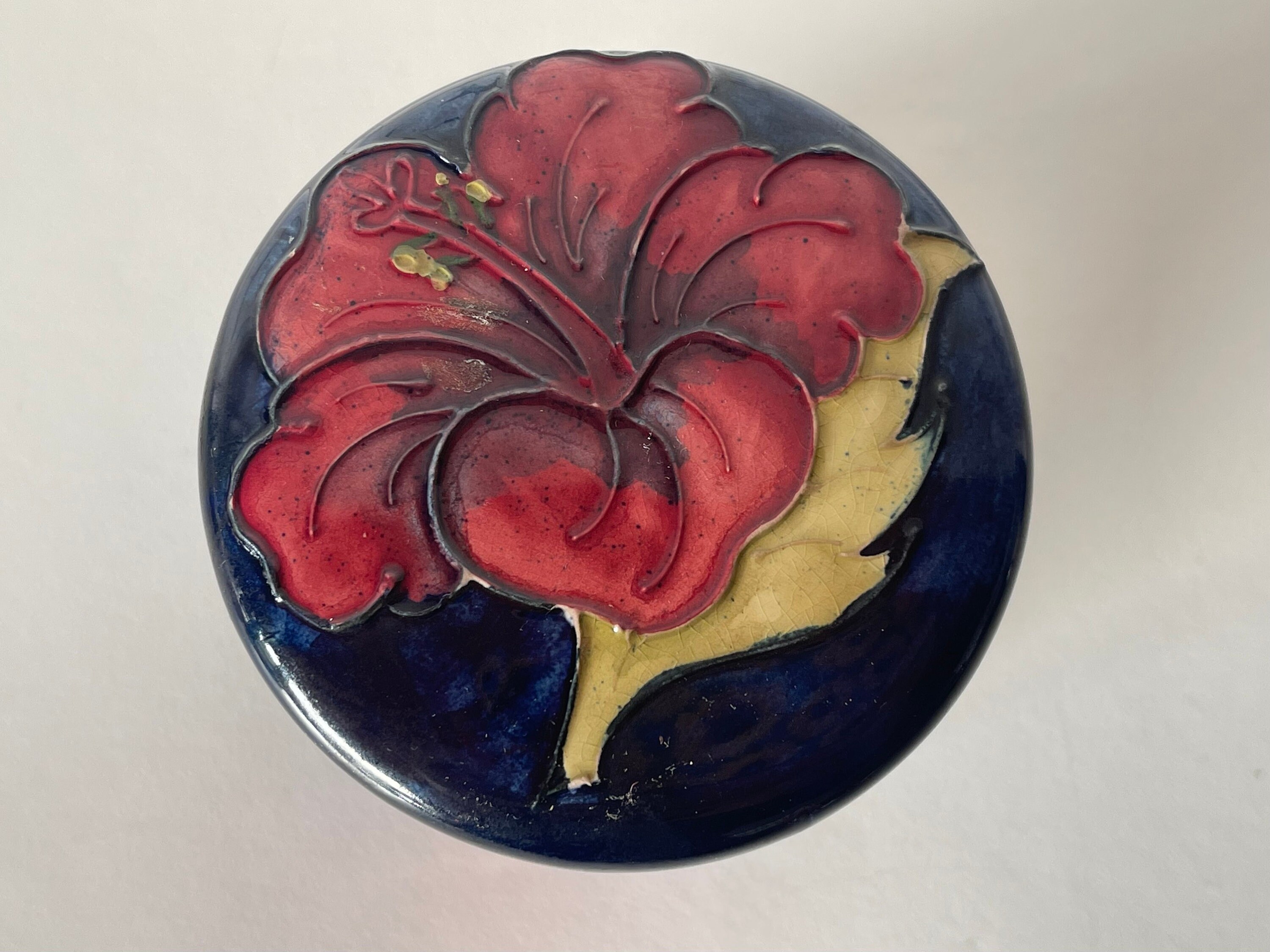1930’s Moorcroft Pottery Hibiscus Design Lidded Jar / Trinket Pot