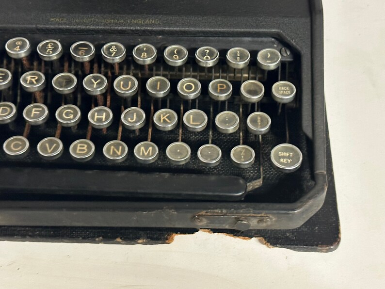 Vintage Circa 1930’s British Made Bar-lock Portable Typewriter - Etsy