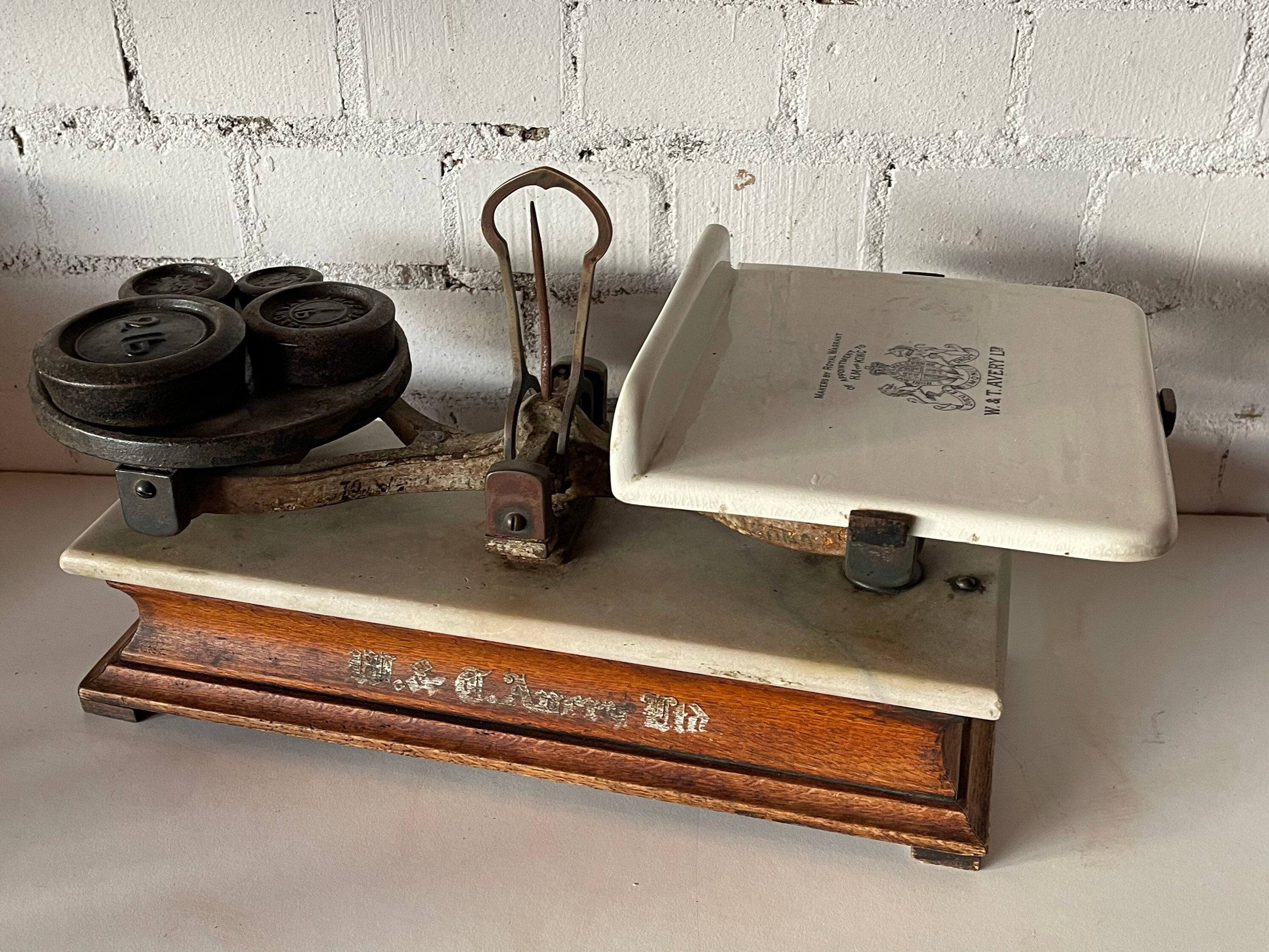 Very Handsome And Rare Antique English Grocery W & T Avery Scales