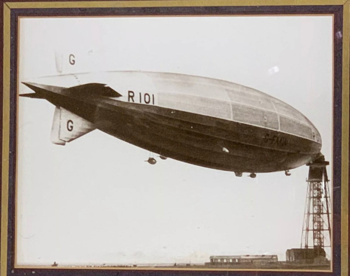 Large Gilt Framed Original Photo Of The R101 At Its Mooring Mast in ...