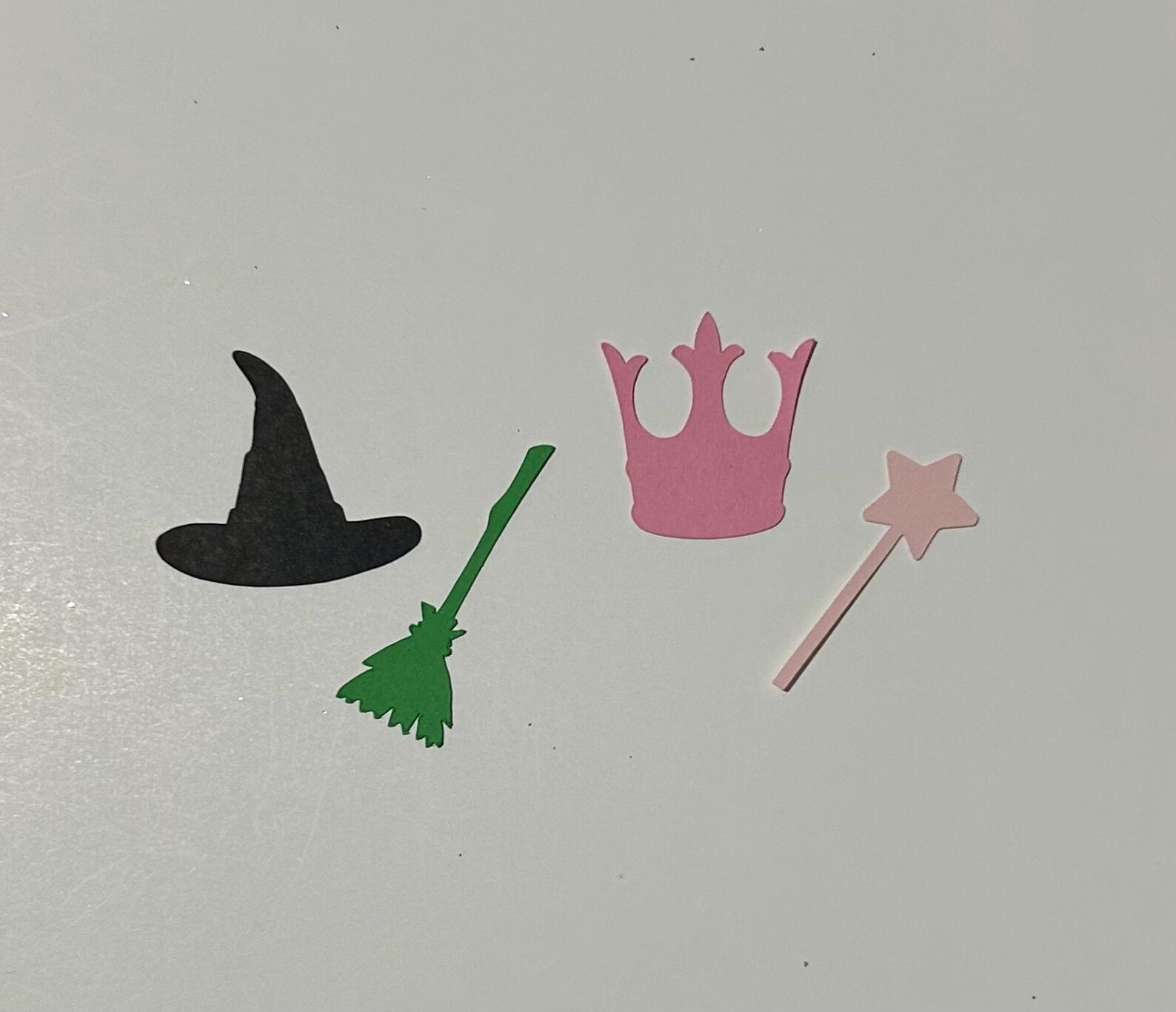 Witch Confetti - Set of 100 - Witch Hat, Crown, Witch's Broom, Wand ...