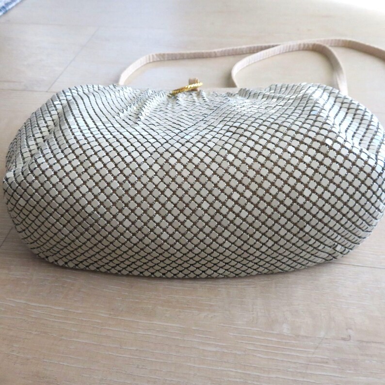 Vintage Whiting & Davis Cream Metal Mesh Handbag Gold Ring Accent ...
