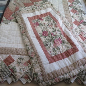 Vintage 90s Y2K Handcrafted Queen Size Patchwork Dahlia Quilt 85 X 92 With 2 Matching Pillow ...
