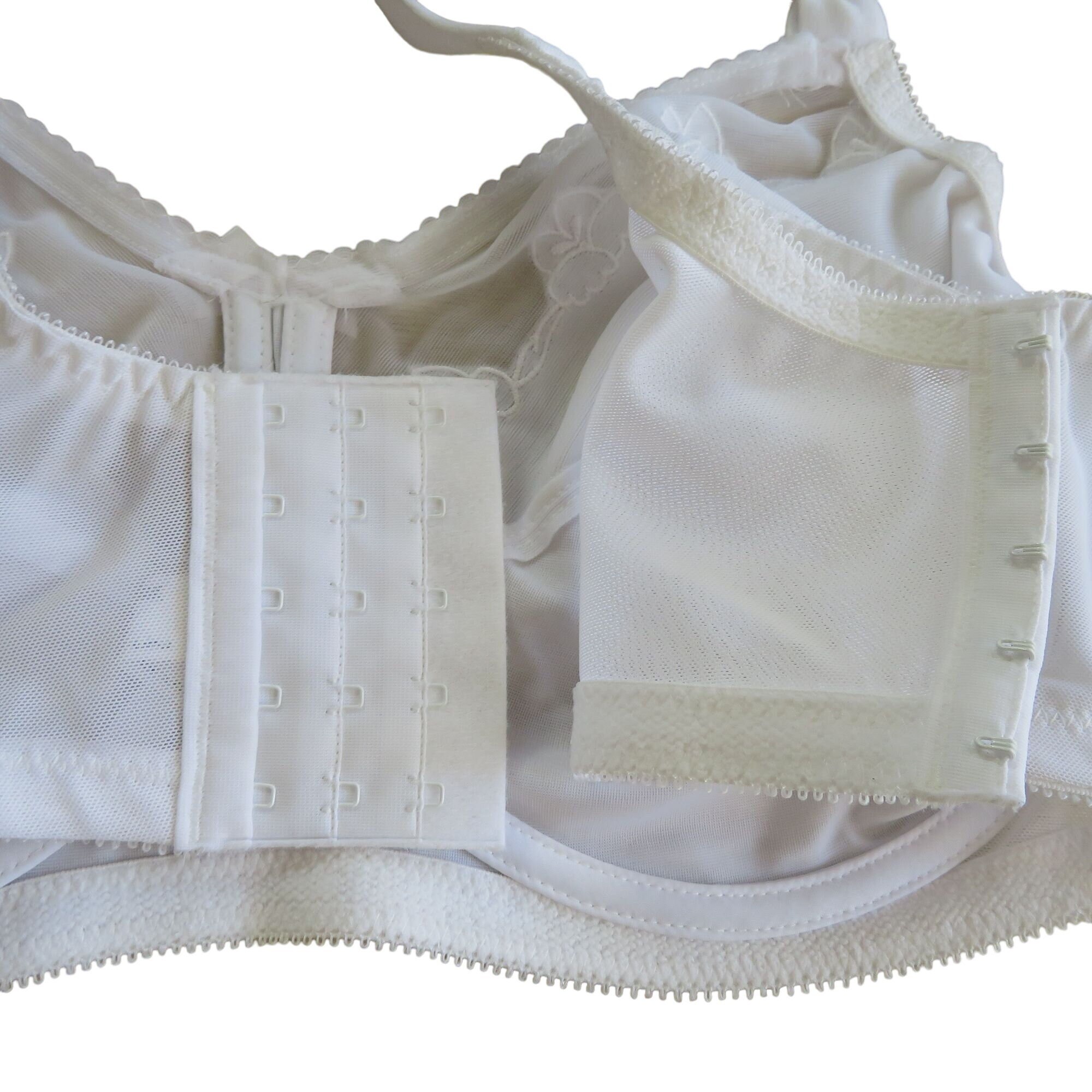Vintage BALI White Nylon Underwire Bra 42D Full Coverage New Old Stock ...