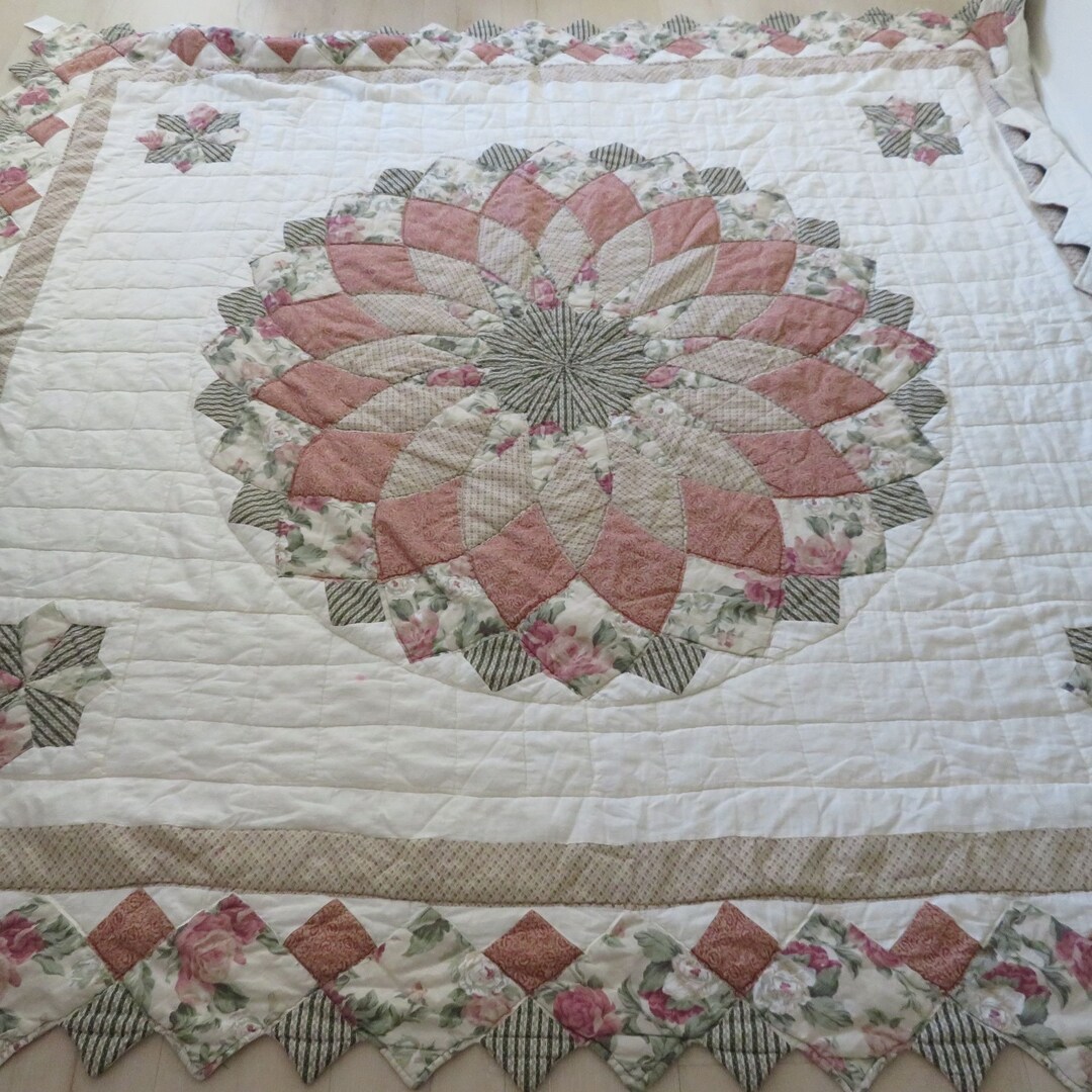 Vintage 90s Y2K Handcrafted Queen Size Patchwork Dahlia Quilt 85" X 92" With 2 Matching Pillow ...
