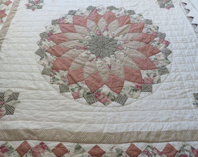 Vintage 90s Y2K Handcrafted Queen Size Patchwork Dahlia Quilt 85" X 92" With 2 Matching Pillow ...