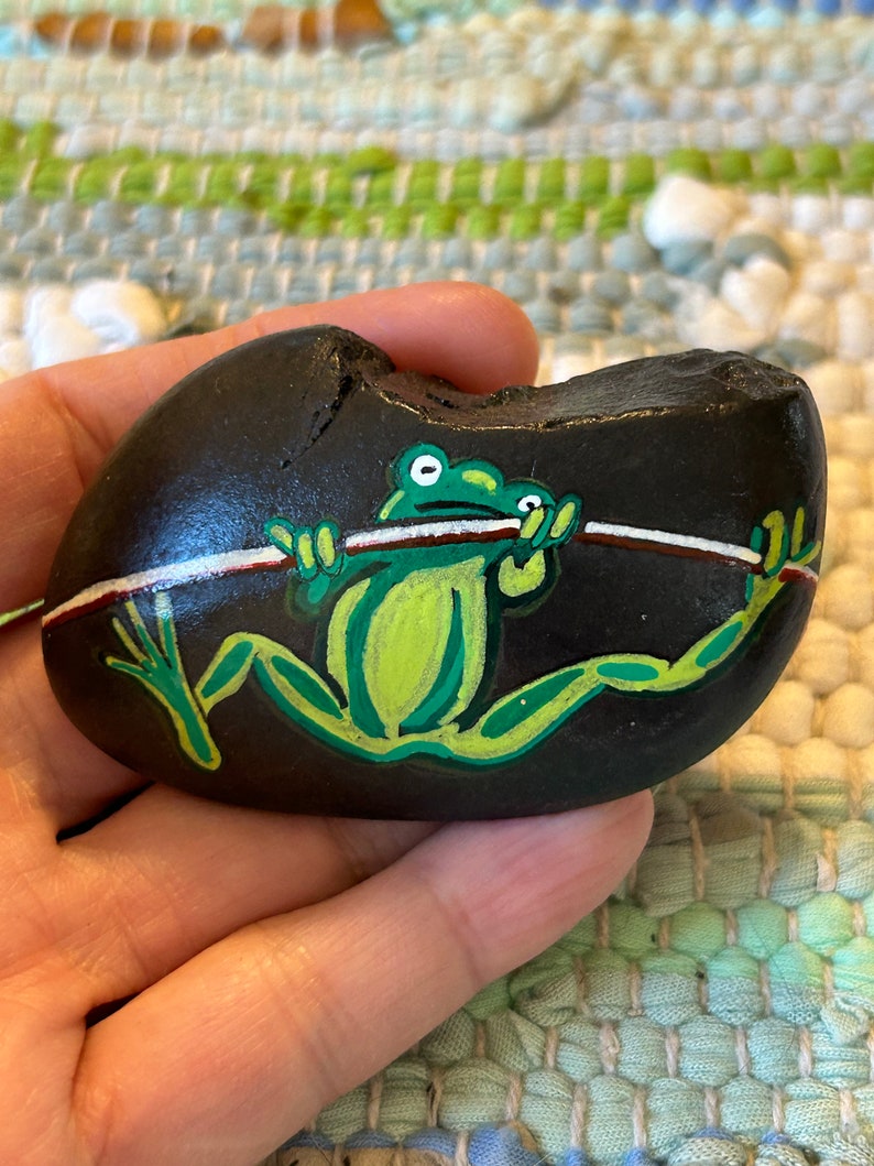 Frog Hand Painted Reptile Rock, Painted Rock, Animal Painted Stone ...