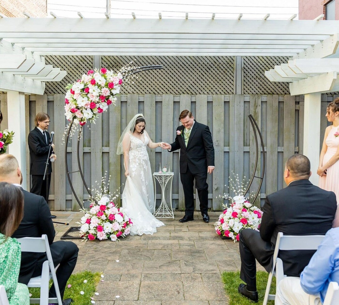Custom Metal Wedding Arch 7 1/2' Tall Crescent Moon Gate Arch-wedding ...