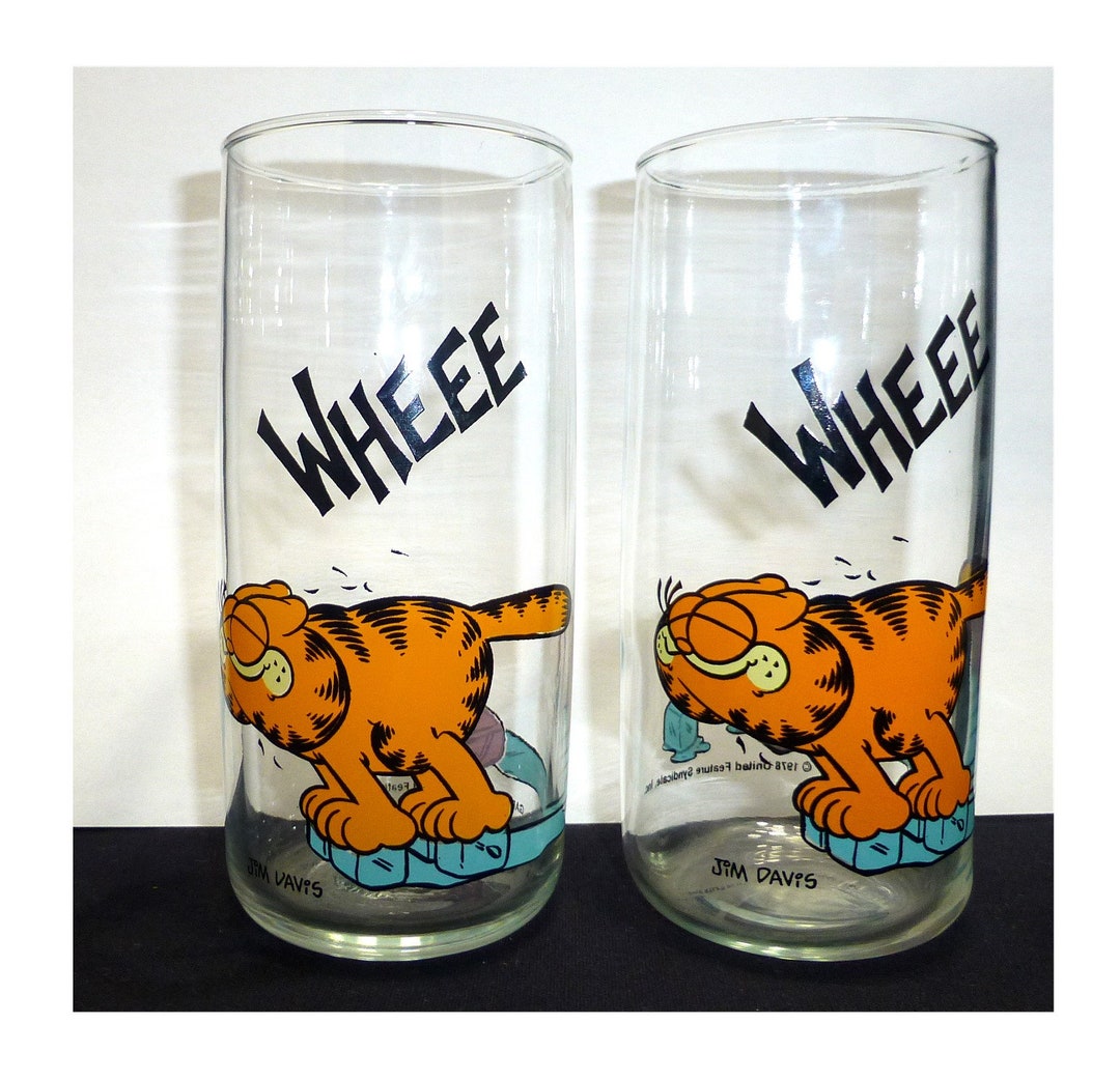 2 Vintage Garfield Glasses Wheee Cat Sliding on Ice Glass Tumbler - Etsy