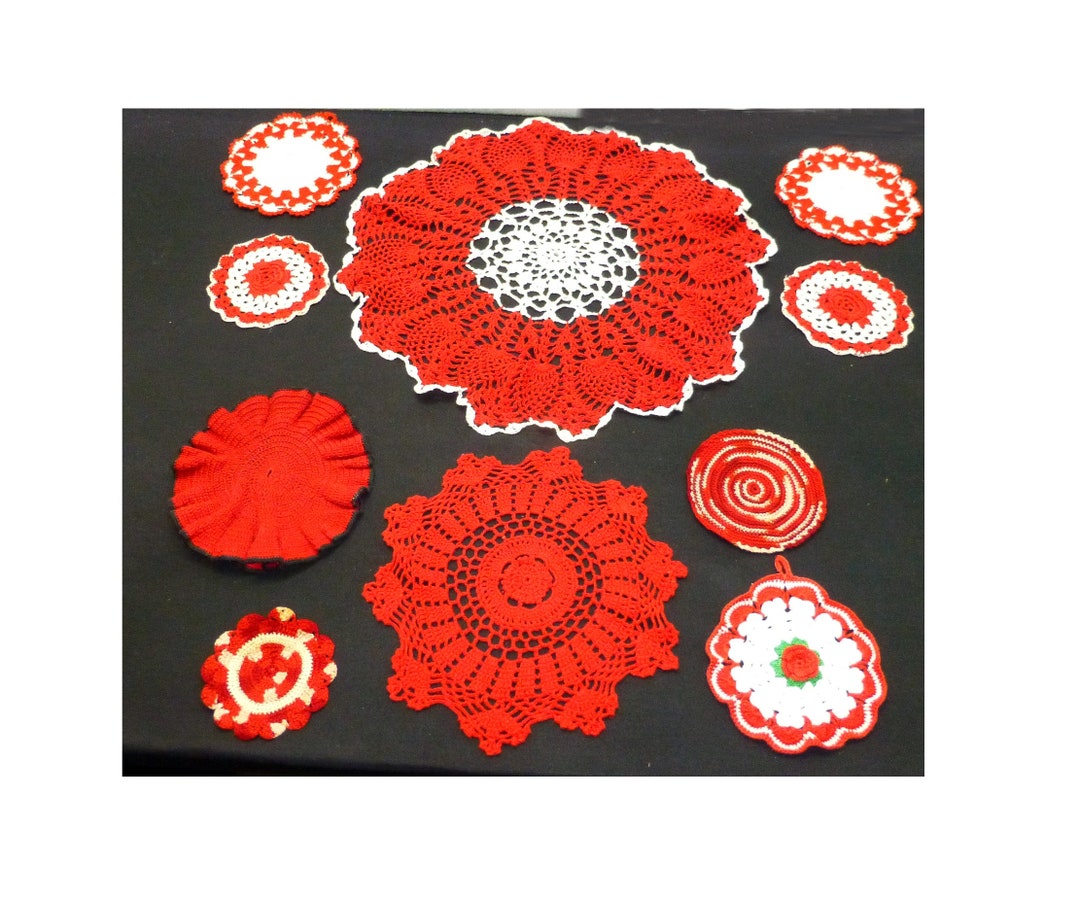 Vintage Collection Red White Hand Made Doilies Holiday Christmas Doily ...