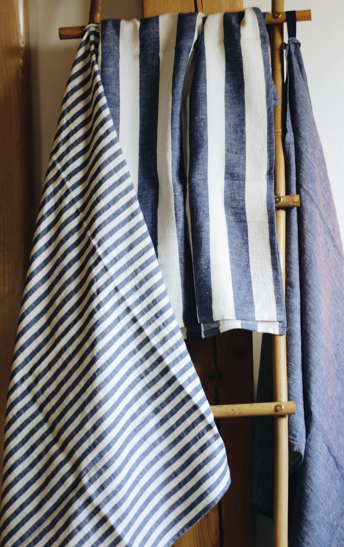 Linen Towel/ Narrow Navy Stripes Towel/ Blue White Towel / - Etsy