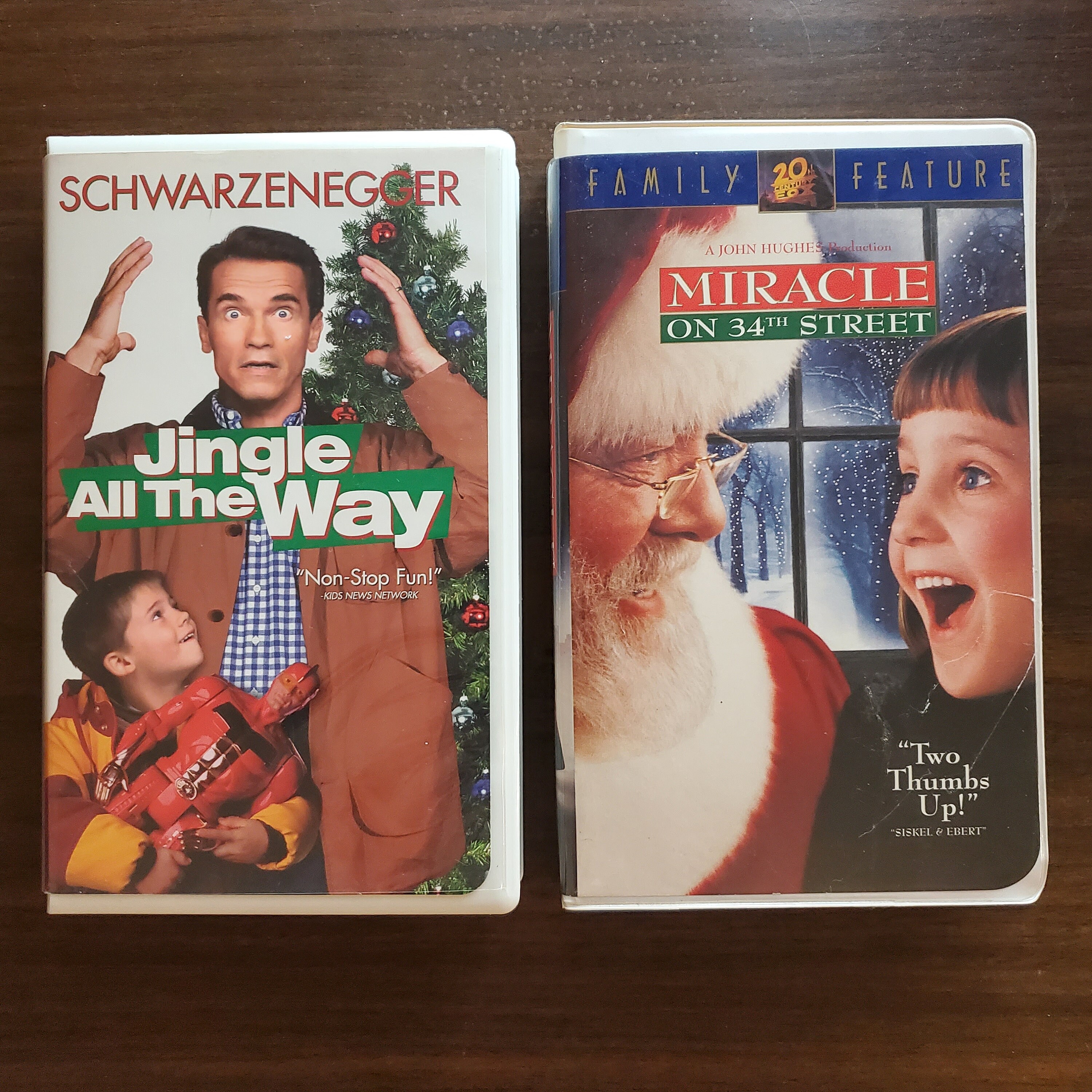 TWO Classic Christmas Movies on VHS, Jingle All the Way and Miracle on ...