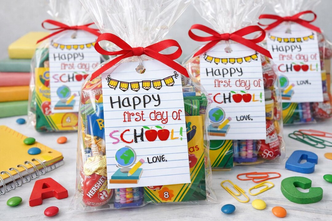 BACK to SCHOOL TEACHER Tags, Welcome Back to School Tag, Happy First ...
