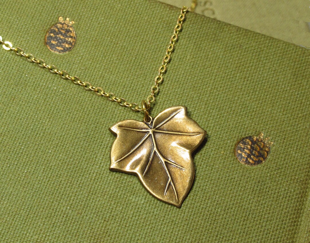 Necklace IVY Leaf Chain Vintage Style (1965) - Etsy