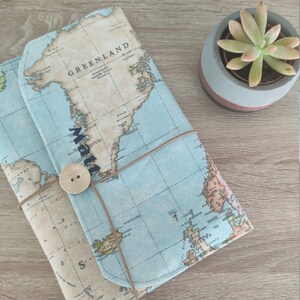 World Map Padded Book Sleeve, Adjustable Book Sleeve World Map Book ...