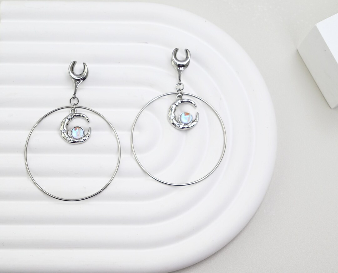 Elegant Crescent Moon Ear Saddles With Circle Dangle,earplugs,gauges ...