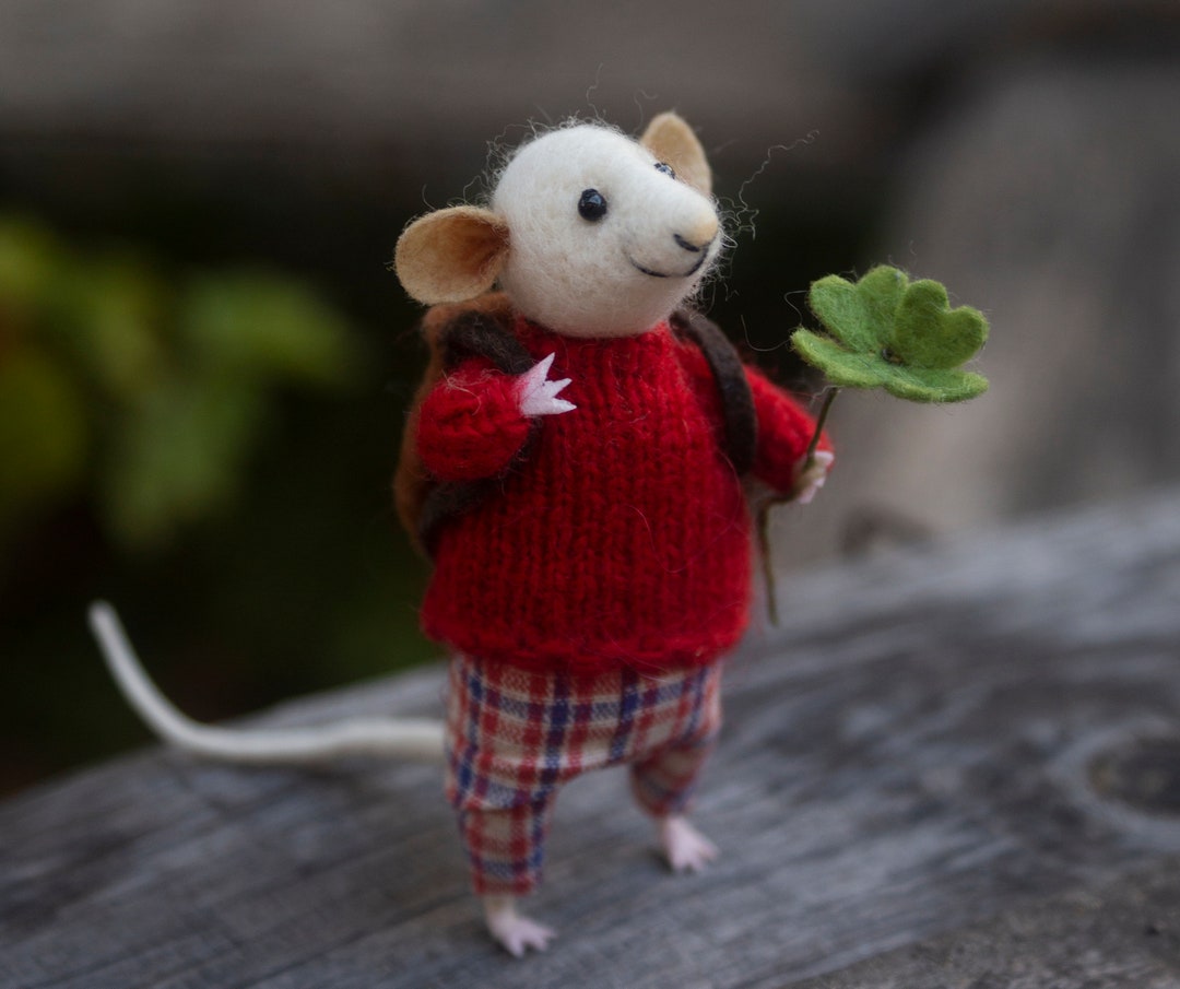 Needle Felted Mouse , Woolen Mouse , Mouse With a Four Leaf Clover ...