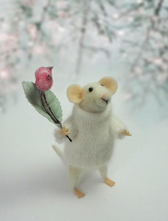 Needle Felted Animal Mouse With a Bouquet Decoration Art - Etsy