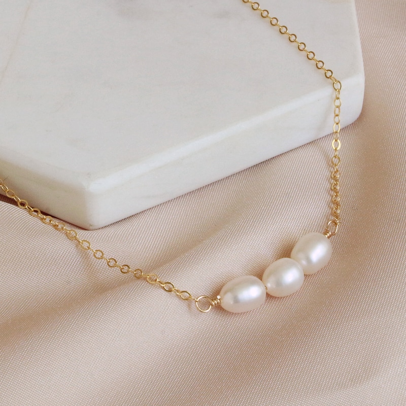 Three Pearl Necklace - Etsy