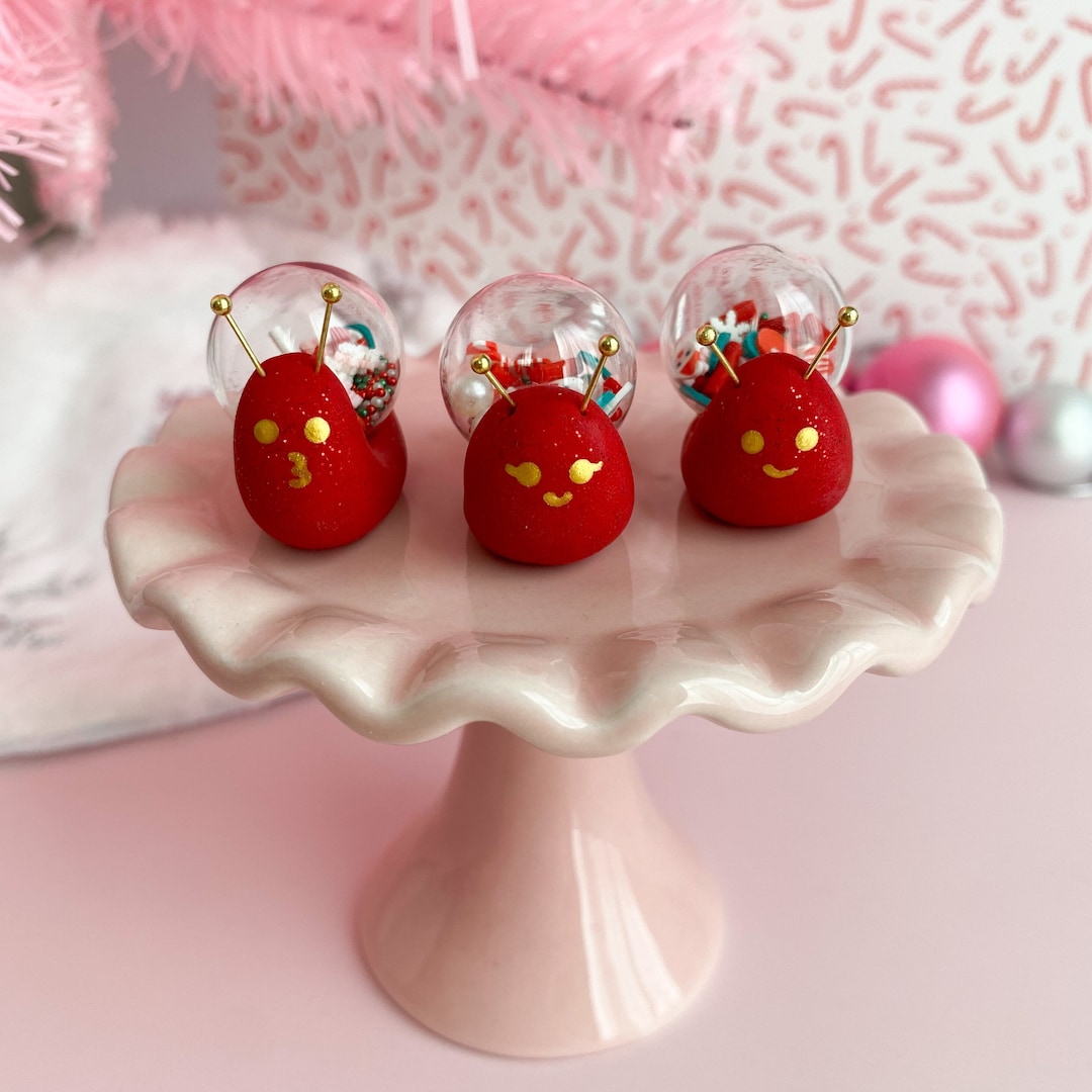 Cute Christmas Shaker Snail - Fun Forest Fidget Figurine - Silly Snow ...
